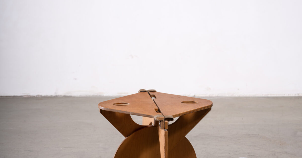 Barry Simpson foldable 'Rooster' stool | Bloomberry